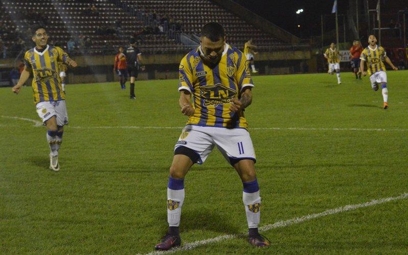 Atlanta tuvo su mejor partido del torneo y venció claramente a Español ...